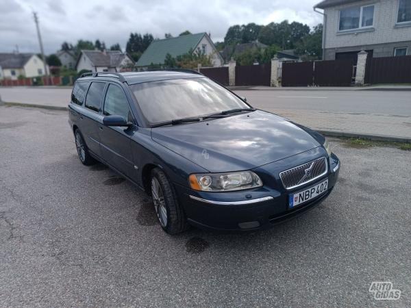 Volvo V70 2006 Raseiniai, ar dzinēja tilpumu 2.40 L un nobraukumu 393 tūkst. km par 2700 €, foto 3 vietnē AUTOMOTO.COM.LV