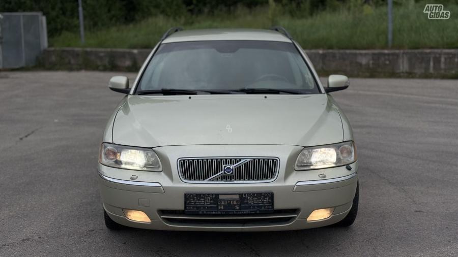Volvo V70 2006 Viļņa, ar dzinēja tilpumu 2.40 L un nobraukumu 251 tūkst. km par 1200 €, foto 4 vietnē AUTOMOTO.COM.LV