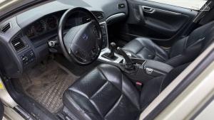 Volvo V70 2006 Viļņa, ar dzinēja tilpumu 2.40 L un nobraukumu 251 tūkst. km par 1200 €, foto 9 vietnē AUTOMOTO.COM.LV