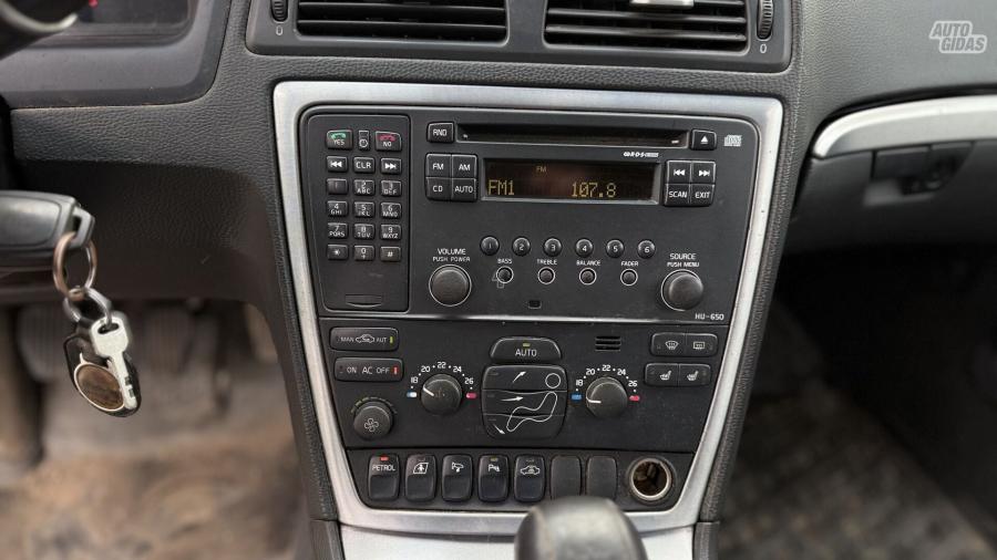 Volvo V70 2006 Viļņa, ar dzinēja tilpumu 2.40 L un nobraukumu 251 tūkst. km par 1200 €, foto 13 vietnē AUTOMOTO.COM.LV