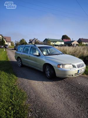 Volvo V70 2006 in Vilnius, with an engine capacity of 2.40 L and mileage of 311 thousand km for 1300 €, photo 4 on AUTOMOTO.COM.LV