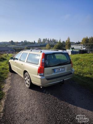 Volvo V70 2006 in Vilnius, with an engine capacity of 2.40 L and mileage of 311 thousand km for 1300 €, photo 5 on AUTOMOTO.COM.LV