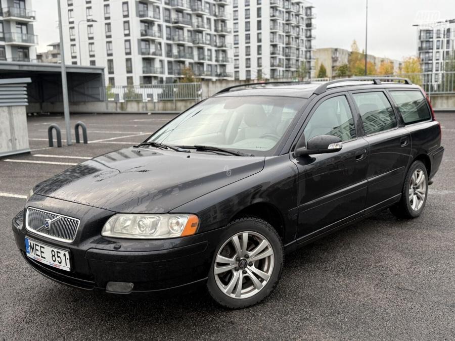 Volvo V70 2006 Viļņa, ar dzinēja tilpumu 2.40 L un nobraukumu 300 tūkst. km par 2250 €, foto 1 vietnē AUTOMOTO.COM.LV
