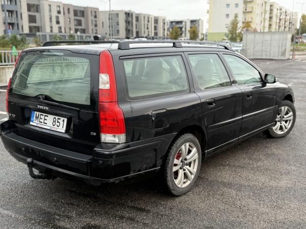 Volvo V70 2006 Viļņa, ar dzinēja tilpumu 2.40 L un nobraukumu 300 tūkst. km par 2250 €, foto 4 vietnē AUTOMOTO.COM.LV