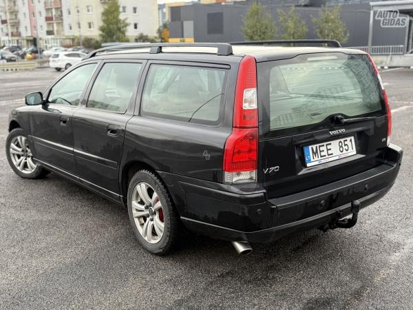 Volvo V70 2006 Viļņa, ar dzinēja tilpumu 2.40 L un nobraukumu 300 tūkst. km par 2250 €, foto 5 vietnē AUTOMOTO.COM.LV