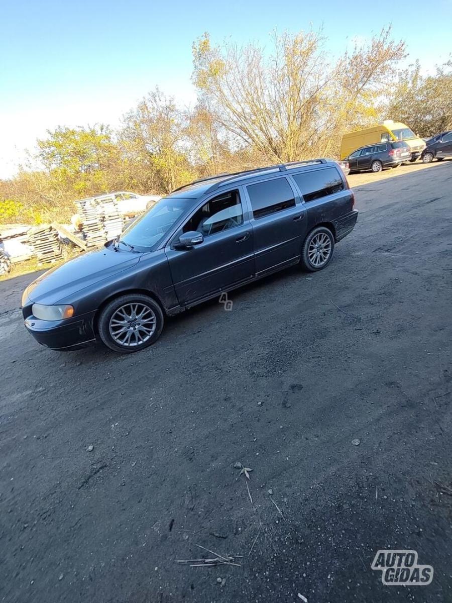 Volvo V70 2006 Utena, ar dzinēja tilpumu 2.40 L un nobraukumu 364 tūkst. km par 1250 €, foto 3 vietnē AUTOMOTO.COM.LV