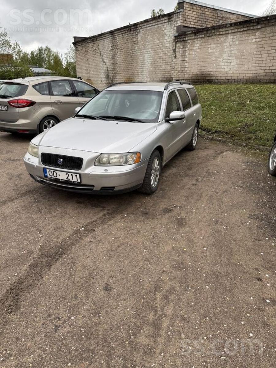 Volvo V70 2007 in Riga, with an engine capacity of 2.40 L and mileage of 433 thousand km for 1700 €, photo 1 on AUTOMOTO.COM.LV