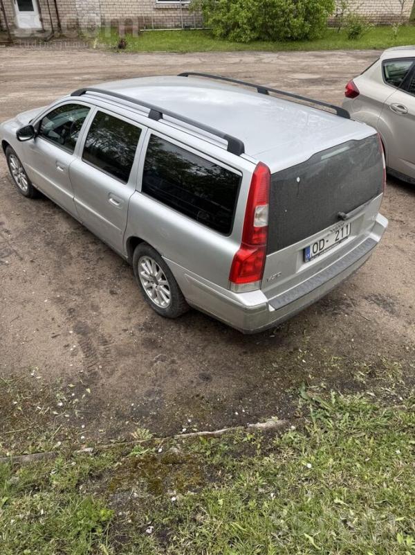 Volvo V70 2007 in Riga, with an engine capacity of 2.40 L and mileage of 433 thousand km for 1700 €, photo 2 on AUTOMOTO.COM.LV