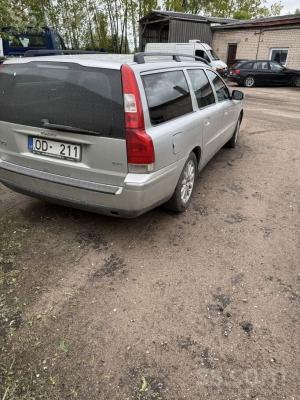 Volvo V70 2007 in Riga, with an engine capacity of 2.40 L and mileage of 433 thousand km for 1700 €, photo 4 on AUTOMOTO.COM.LV