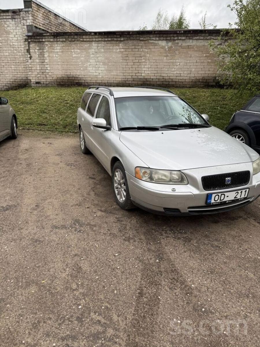 Volvo V70 2007 in Riga, with an engine capacity of 2.40 L and mileage of 433 thousand km for 1700 €, photo 6 on AUTOMOTO.COM.LV