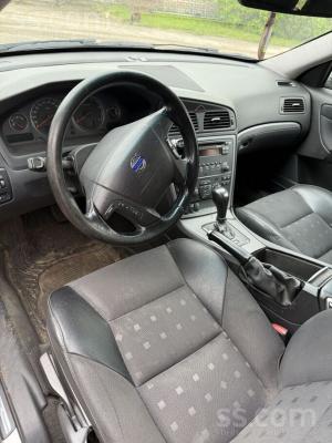 Volvo V70 2007 in Riga, with an engine capacity of 2.40 L and mileage of 433 thousand km for 1700 €, photo 7 on AUTOMOTO.COM.LV