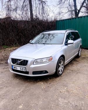 Volvo V70 2007 Rīga, ar dzinēja tilpumu 2.40 L un nobraukumu 280 tūkst. km par 1550 €, foto 1 vietnē AUTOMOTO.COM.LV