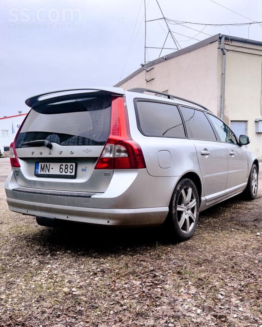 Volvo V70 2007 Rīga, ar dzinēja tilpumu 2.40 L un nobraukumu 280 tūkst. km par 1550 €, foto 3 vietnē AUTOMOTO.COM.LV