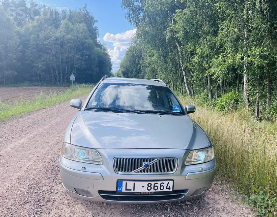 Volvo V70 2007 in Riga, with an engine capacity of 2.40 L and mileage of 330 thousand km for 3450 €, photo 6 on AUTOMOTO.COM.LV