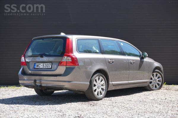 Volvo V70 2007 Rīga, ar dzinēja tilpumu 2.40 L un nobraukumu 0 tūkst. km par 5290 €, foto 4 vietnē AUTOMOTO.COM.LV