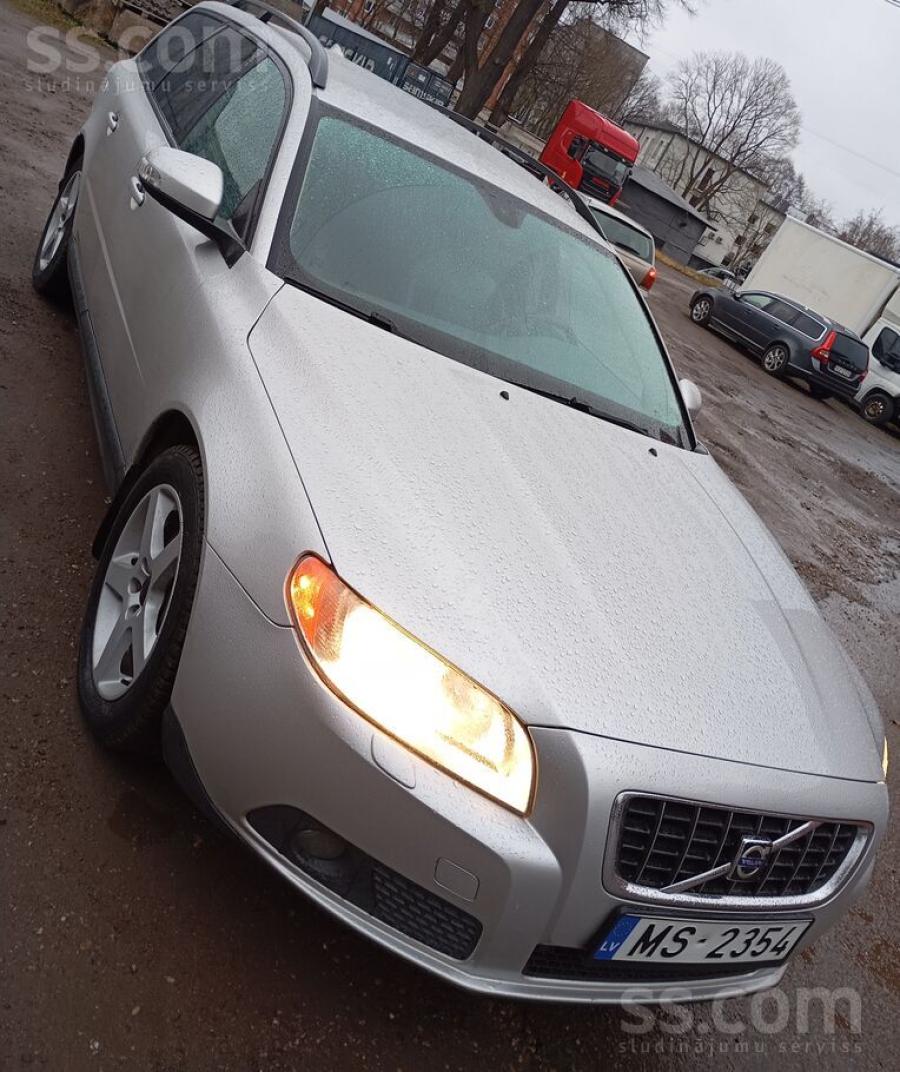 Volvo V70 2007 in Riga, with an engine capacity of 2.50 L and mileage of 278 thousand km for 2900 €, photo 5 on AUTOMOTO.COM.LV