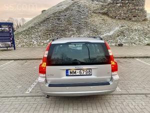 Volvo V70 2007 in Rezekne, with an engine capacity of 2.40 L and mileage of 0 thousand km for 2750 €, photo 9 on AUTOMOTO.COM.LV