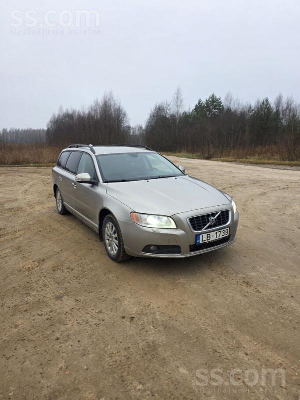 Volvo V70 2007 Rīga, ar dzinēja tilpumu 2.40 L un nobraukumu 421 tūkst. km par 2200 €, foto 4 vietnē AUTOMOTO.COM.LV