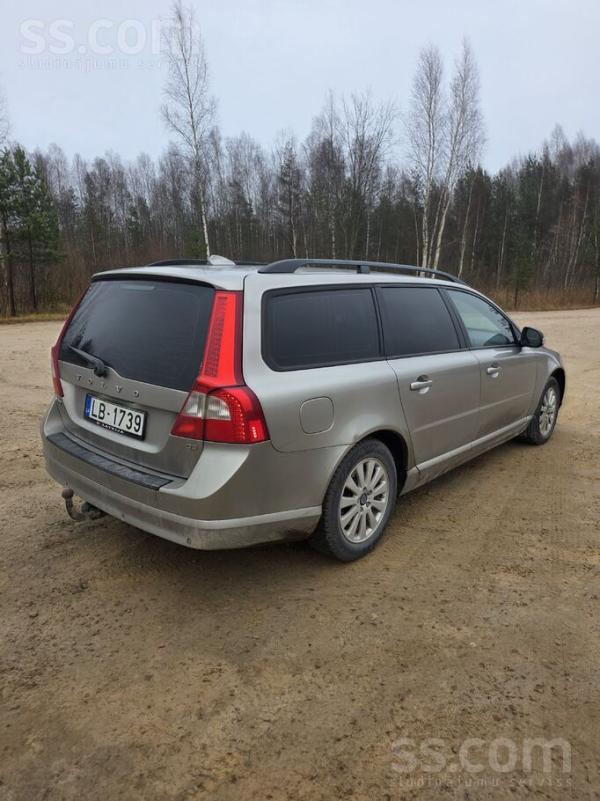 Volvo V70 2007 Rīga, ar dzinēja tilpumu 2.40 L un nobraukumu 421 tūkst. km par 2200 €, foto 5 vietnē AUTOMOTO.COM.LV