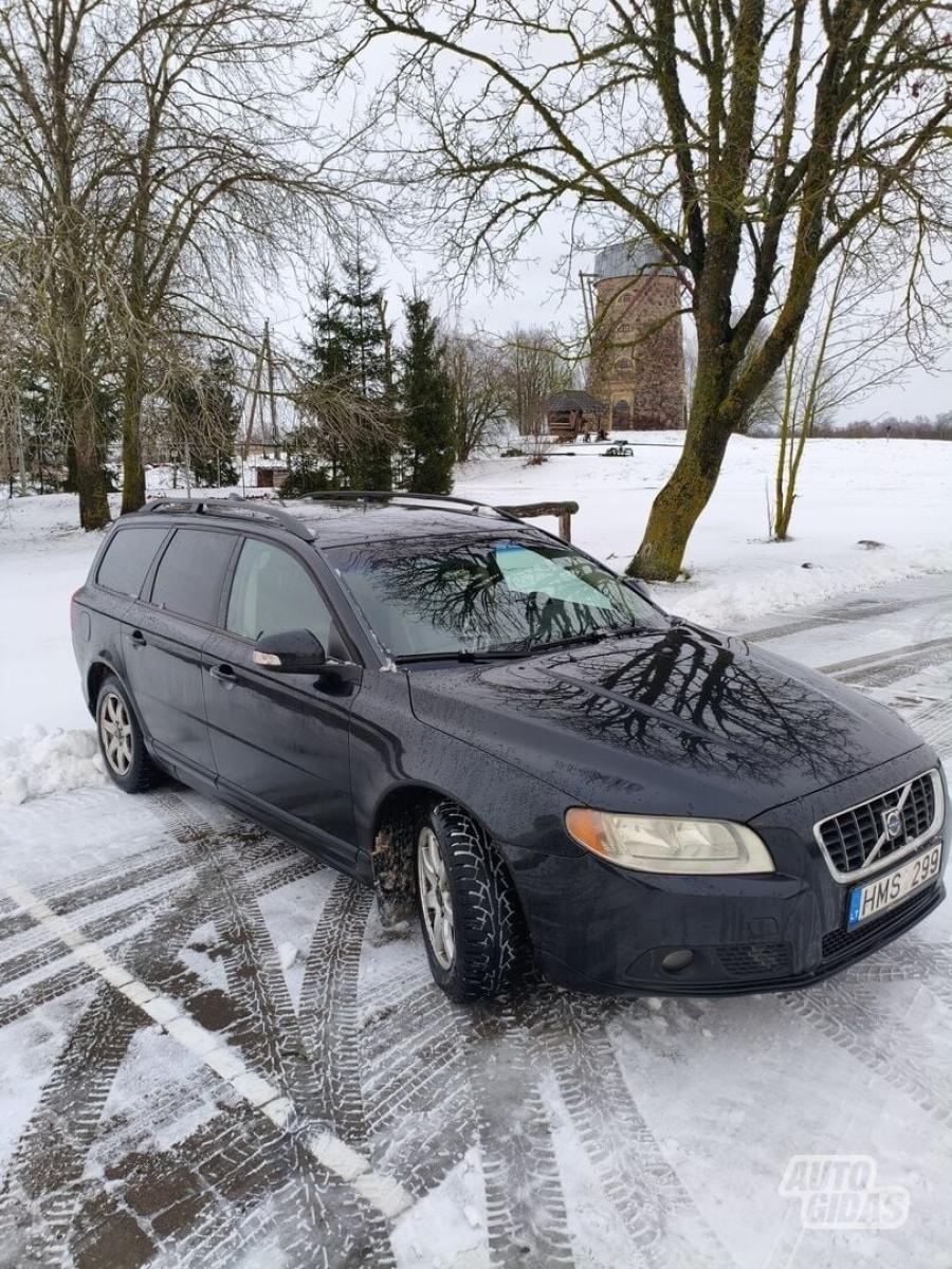 Volvo V70 2007 in Siauliai, with an engine capacity of 2.40 L and mileage of 420 thousand km for 2500 €, photo 1 on AUTOMOTO.COM.LV