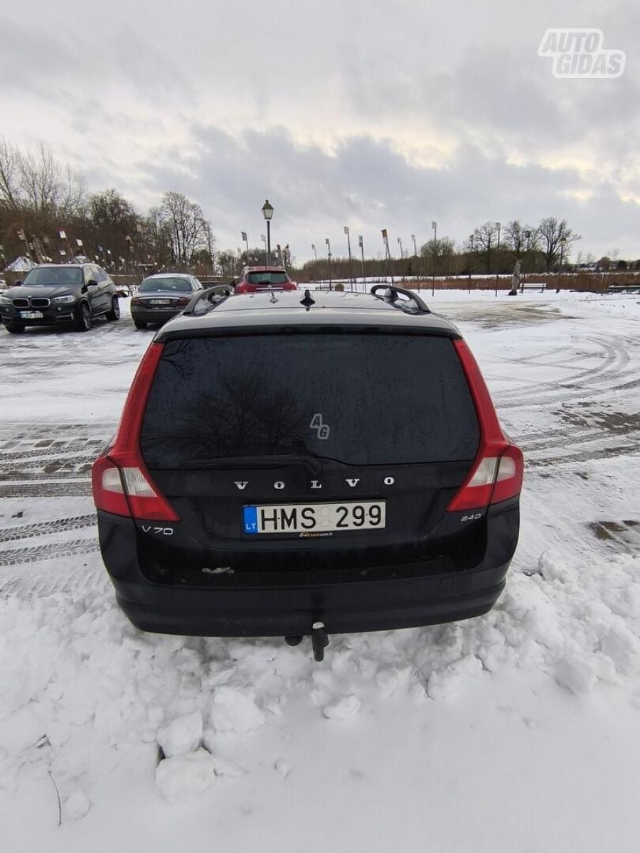 Volvo V70 2007 in Siauliai, with an engine capacity of 2.40 L and mileage of 420 thousand km for 2500 €, photo 6 on AUTOMOTO.COM.LV