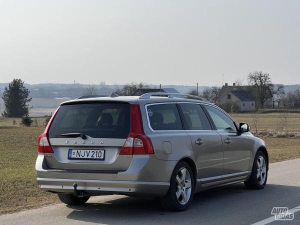 Volvo V70 2007 in Alytus, with an engine capacity of 2.40 L and mileage of 363 thousand km for 3300 €, photo 3 on AUTOMOTO.COM.LV