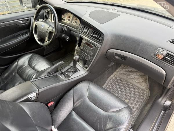 Volvo V70 2007 in Vilnius, with an engine capacity of 0.40 L and mileage of 331 thousand km for 1800 €, photo 9 on AUTOMOTO.COM.LV