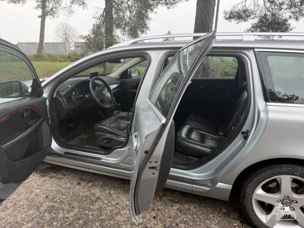 Volvo V70 2007 Jonava, ar dzinēja tilpumu 2.00 L un nobraukumu 319 tūkst. km par 2460 €, foto 9 vietnē AUTOMOTO.COM.LV