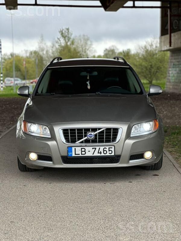 Volvo V70 2007 in Riga, with an engine capacity of 2.40 L and mileage of 361 thousand km for 1990 €, photo 1 on AUTOMOTO.COM.LV