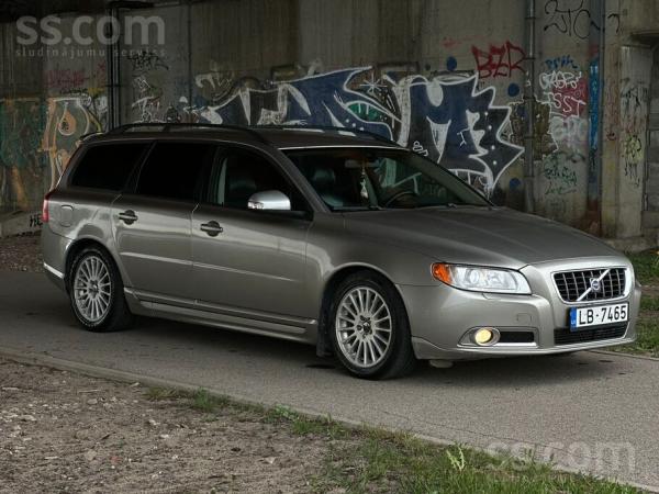 Volvo V70 2007 in Riga, with an engine capacity of 2.40 L and mileage of 361 thousand km for 1990 €, photo 2 on AUTOMOTO.COM.LV
