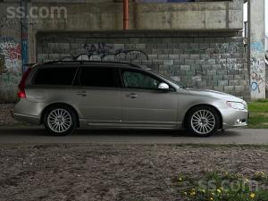 Volvo V70 2007 in Riga, with an engine capacity of 2.40 L and mileage of 361 thousand km for 1990 €, photo 4 on AUTOMOTO.COM.LV