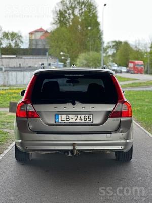 Volvo V70 2007 in Riga, with an engine capacity of 2.40 L and mileage of 361 thousand km for 1990 €, photo 6 on AUTOMOTO.COM.LV