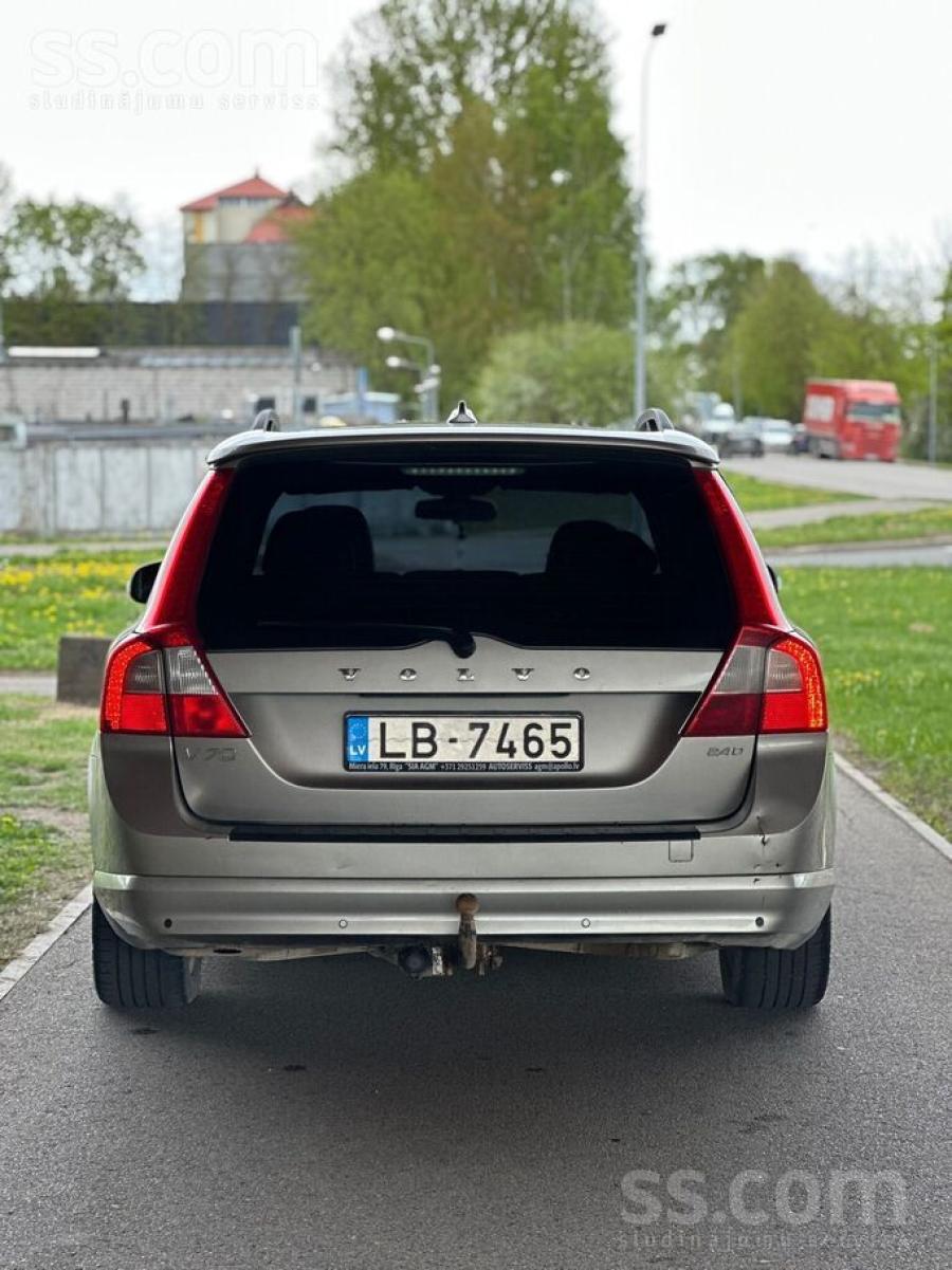 Volvo V70 2007 in Riga, with an engine capacity of 2.40 L and mileage of 361 thousand km for 1990 €, photo 6 on AUTOMOTO.COM.LV