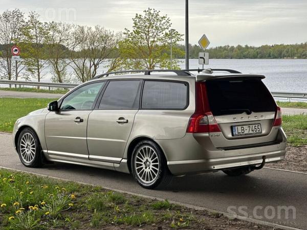Volvo V70 2007 in Riga, with an engine capacity of 2.40 L and mileage of 361 thousand km for 1990 €, photo 6 on AUTOMOTO.COM.LV