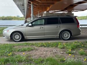 Volvo V70 2007 in Riga, with an engine capacity of 2.40 L and mileage of 361 thousand km for 1990 €, photo 8 on AUTOMOTO.COM.LV