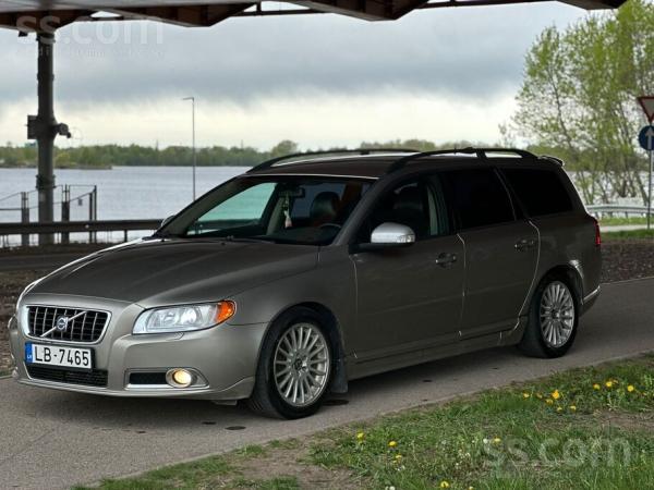 Volvo V70 2007 in Riga, with an engine capacity of 2.40 L and mileage of 361 thousand km for 1990 €, photo 8 on AUTOMOTO.COM.LV