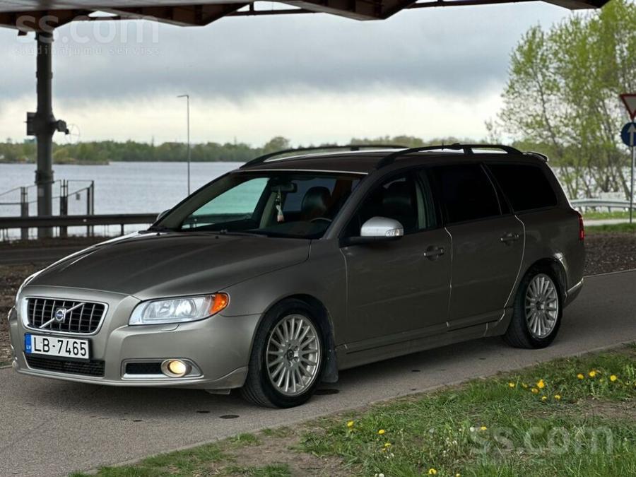 Volvo V70 2007 in Riga, with an engine capacity of 2.40 L and mileage of 361 thousand km for 1990 €, photo 9 on AUTOMOTO.COM.LV