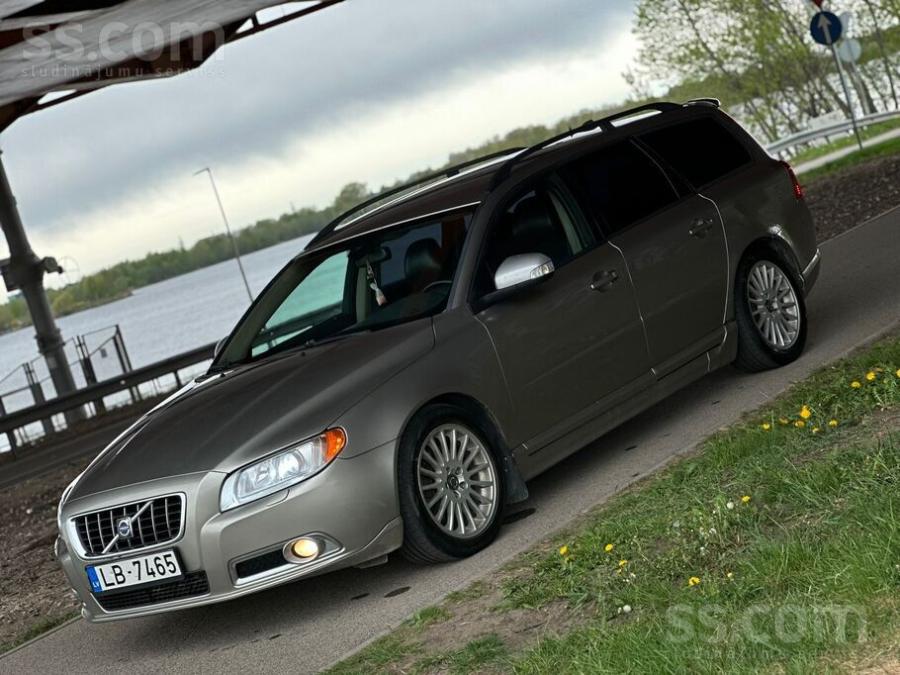 Volvo V70 2007 in Riga, with an engine capacity of 2.40 L and mileage of 361 thousand km for 1990 €, photo 10 on AUTOMOTO.COM.LV