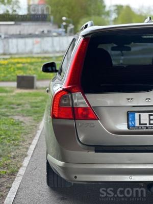 Volvo V70 2007 in Riga, with an engine capacity of 2.40 L and mileage of 361 thousand km for 1990 €, photo 14 on AUTOMOTO.COM.LV