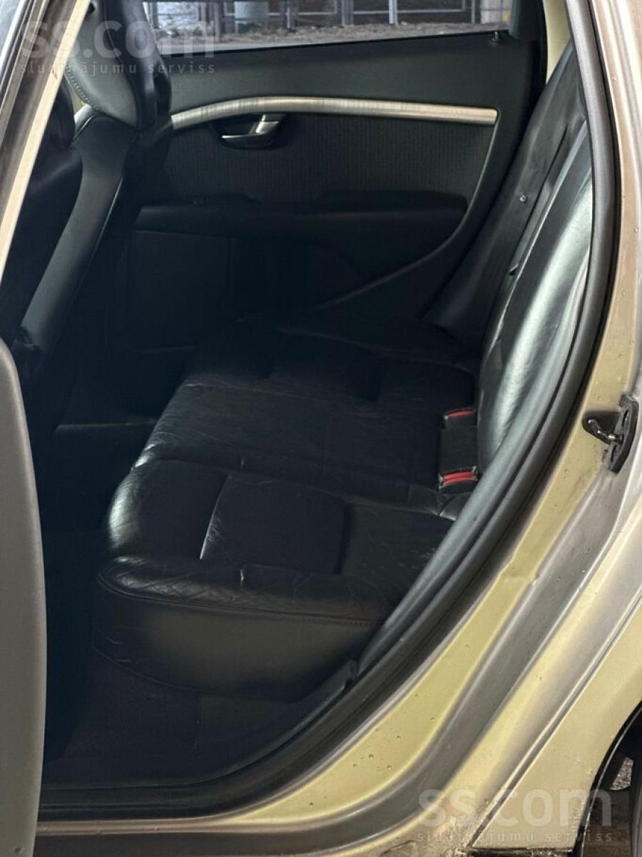 Volvo V70 2007 in Riga, with an engine capacity of 2.40 L and mileage of 361 thousand km for 1990 €, photo 15 on AUTOMOTO.COM.LV