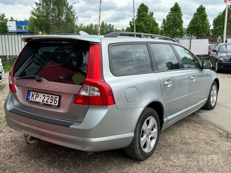 Volvo V70 2007 in Riga, with an engine capacity of 2.40 L and mileage of 347 thousand km for 1950 €, photo 5 on AUTOMOTO.COM.LV