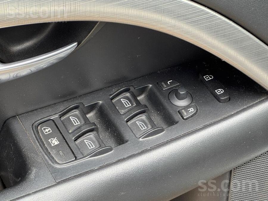 Volvo V70 2007 in Riga, with an engine capacity of 2.40 L and mileage of 347 thousand km for 1950 €, photo 8 on AUTOMOTO.COM.LV