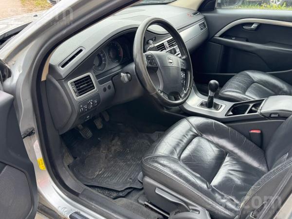 Volvo V70 2007 Rīga, ar dzinēja tilpumu 2.40 L un nobraukumu 347 tūkst. km par 1950 €, foto 8 vietnē AUTOMOTO.COM.LV
