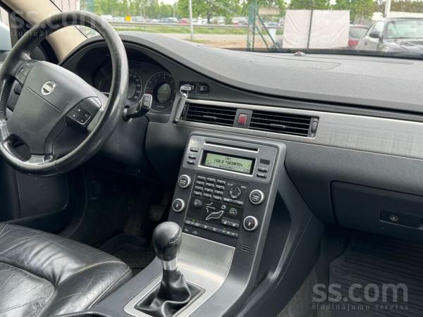 Volvo V70 2007 Rīga, ar dzinēja tilpumu 2.40 L un nobraukumu 347 tūkst. km par 1950 €, foto 10 vietnē AUTOMOTO.COM.LV