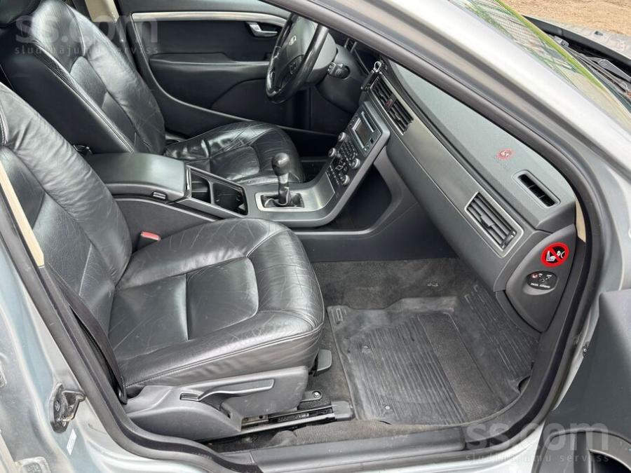 Volvo V70 2007 in Riga, with an engine capacity of 2.40 L and mileage of 347 thousand km for 1950 €, photo 12 on AUTOMOTO.COM.LV
