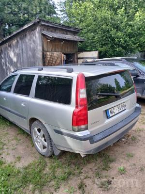 Volvo V70 2007 Alūksne, ar dzinēja tilpumu 2.40 L un nobraukumu 321 tūkst. km par 1500 €, foto 5 vietnē AUTOMOTO.COM.LV