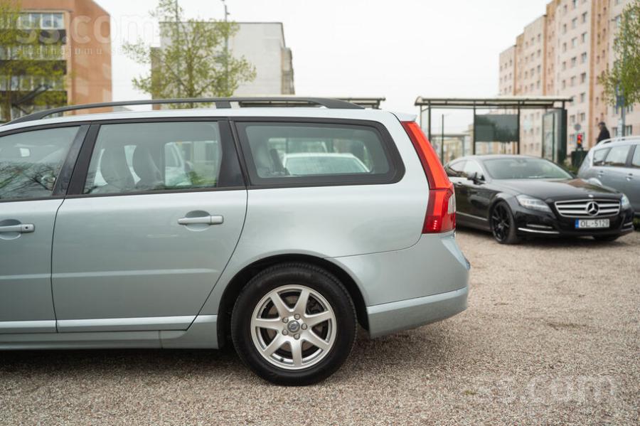 Volvo V70 2007 in Liepaja, with an engine capacity of 2.40 L and mileage of 352 thousand km for 4900 €, photo 11 on AUTOMOTO.COM.LV