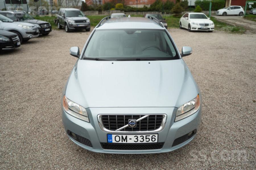 Volvo V70 2007 in Liepaja, with an engine capacity of 2.40 L and mileage of 352 thousand km for 4900 €, photo 14 on AUTOMOTO.COM.LV