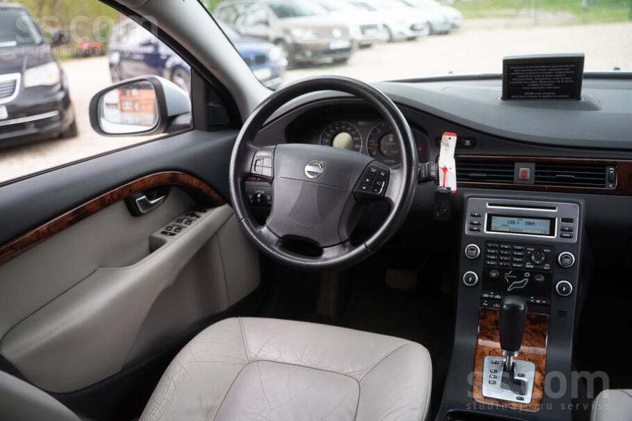 Volvo V70 2007 in Liepaja, with an engine capacity of 2.40 L and mileage of 352 thousand km for 4900 €, photo 16 on AUTOMOTO.COM.LV