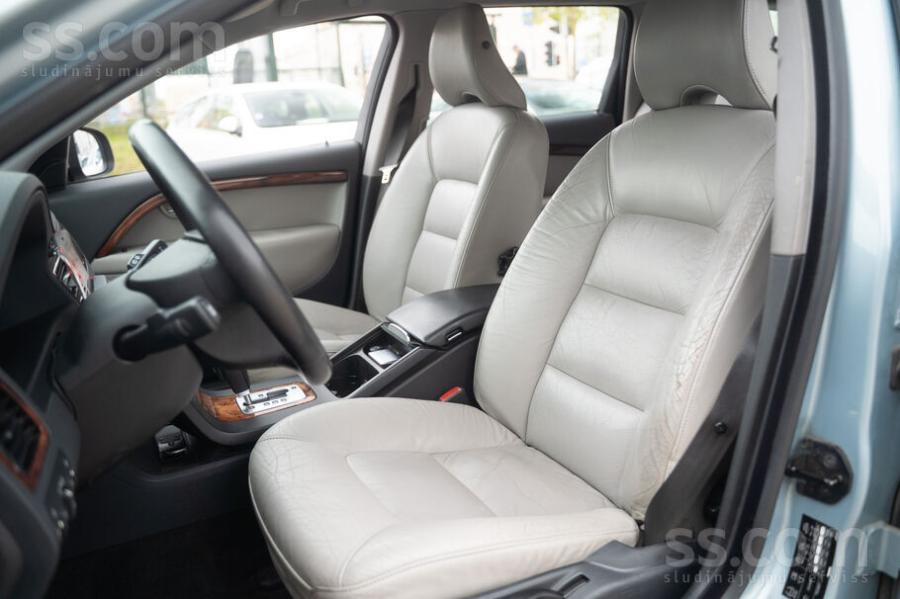 Volvo V70 2007 in Liepaja, with an engine capacity of 2.40 L and mileage of 352 thousand km for 4900 €, photo 17 on AUTOMOTO.COM.LV
